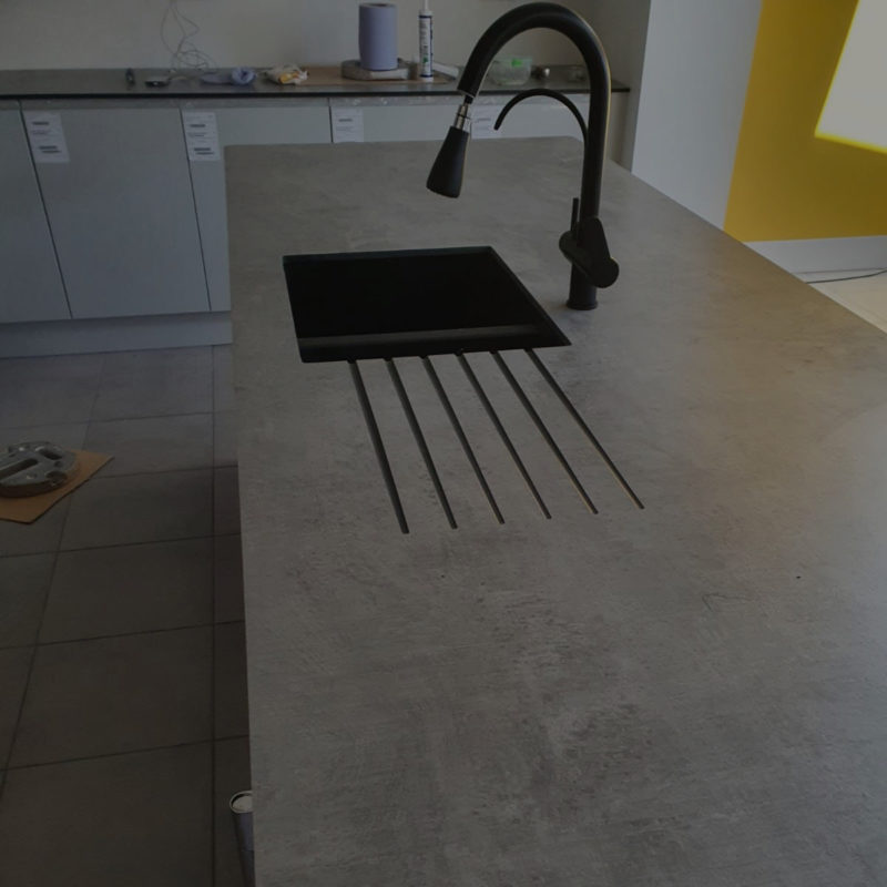 Why Compact Laminate Worktops are Ideal for Compact Kitchens - Mr ...